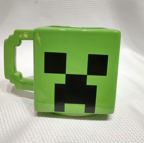 Zak's | Dining | Huge 45 Minecraft Creeper Face Mug Good Condition 2 ...
